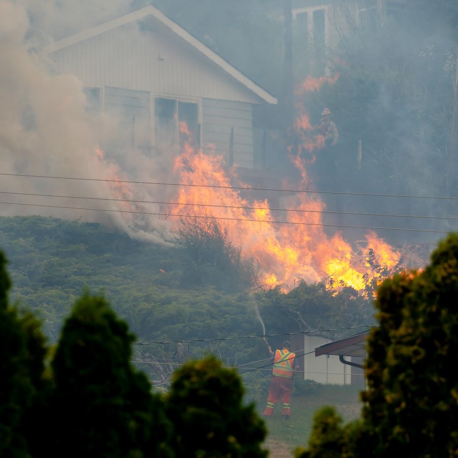 PHOTOS: Fast action thwarts Thursday morning West Bench wildfire